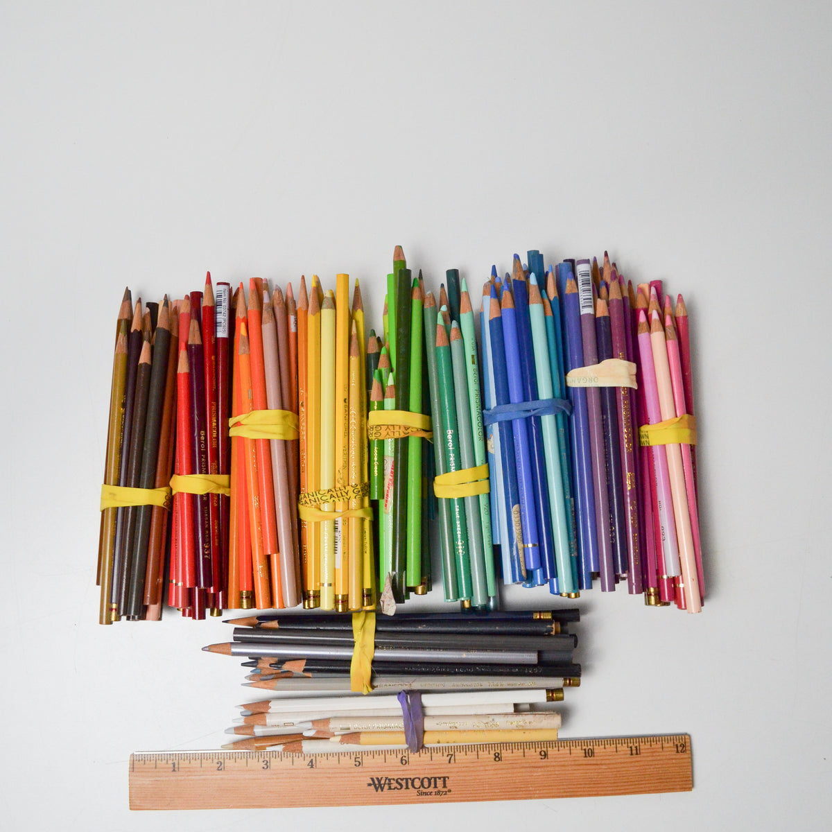 Artists Colored Pencil Bundle - 100+ Pencils – Make & Mend