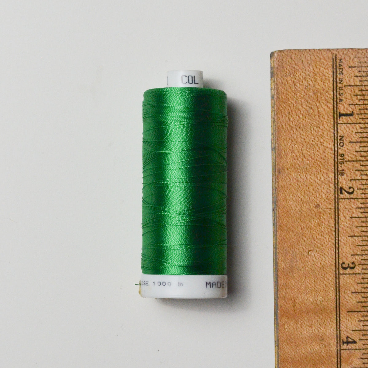 Bell Pepper Green 1051 Madeira Rayon 40 wt. Thread - 1000m Spool – Make ...
