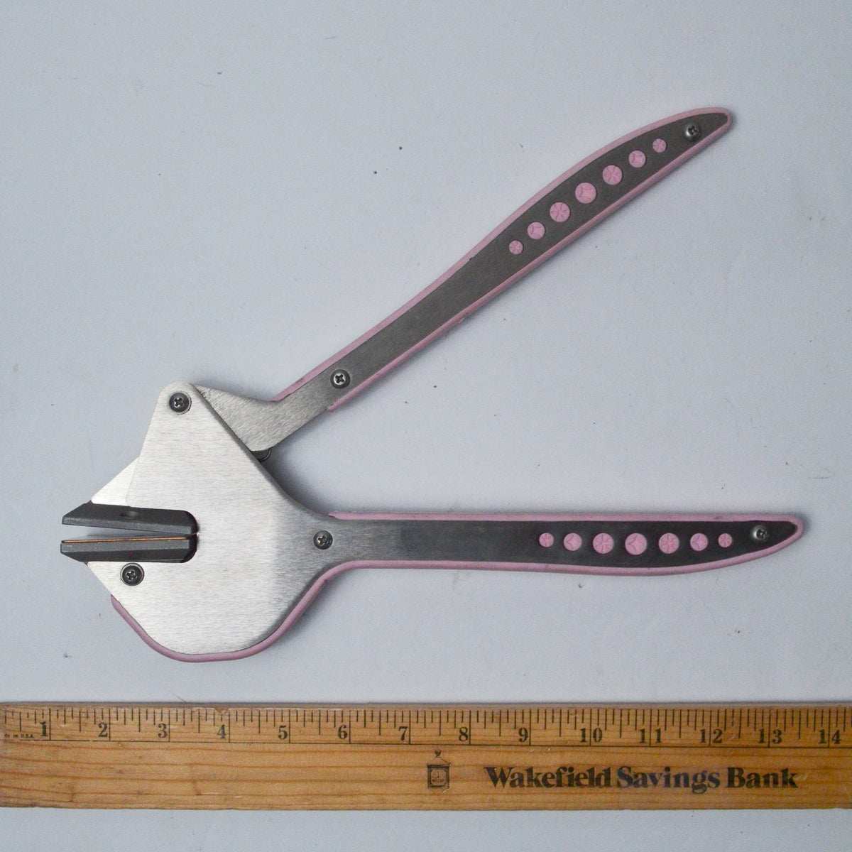 Quickutz Squeeze Tool - Tool Only – Make & Mend