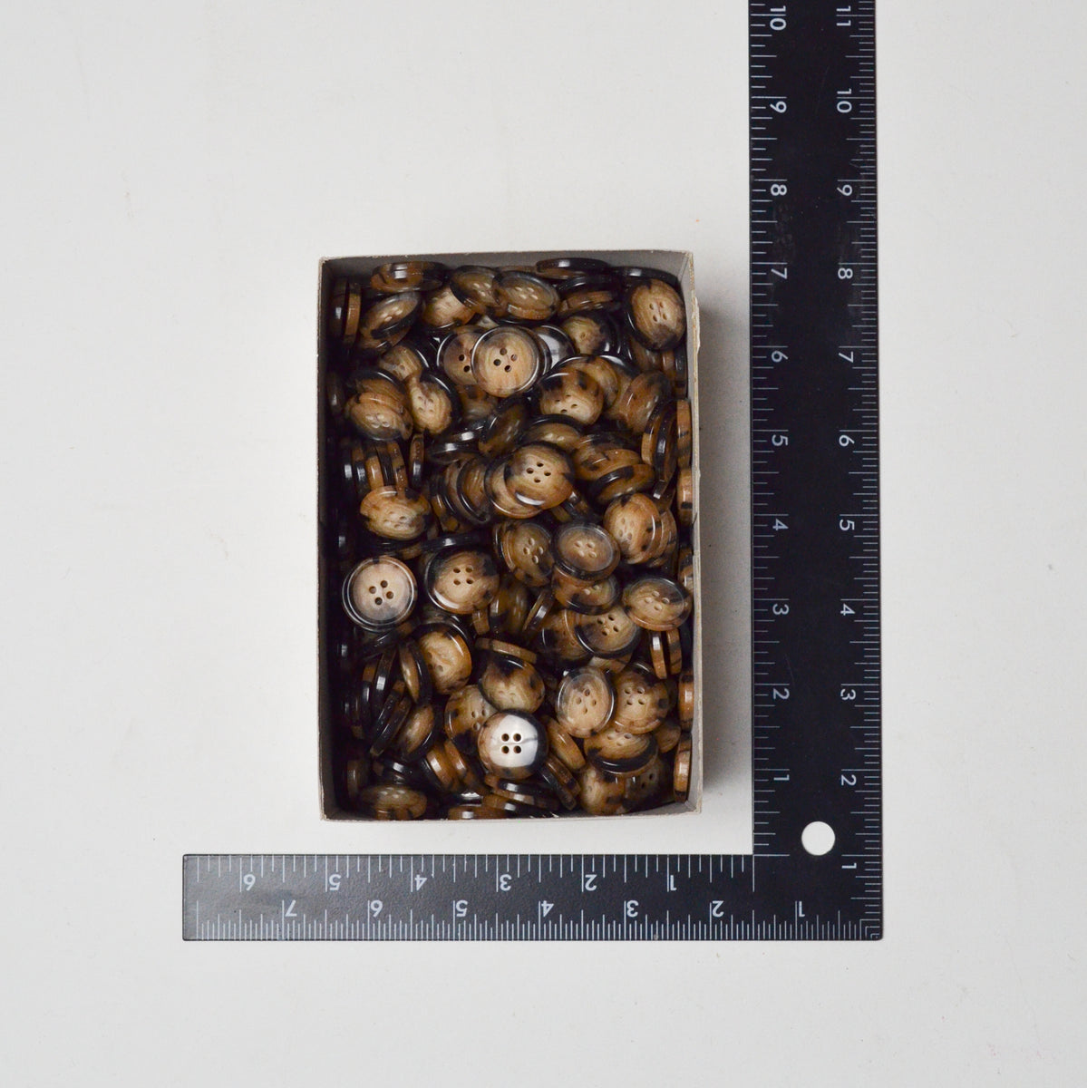 Brown Tortoiseshell Buttons, Size 32 (13/16") – Make & Mend